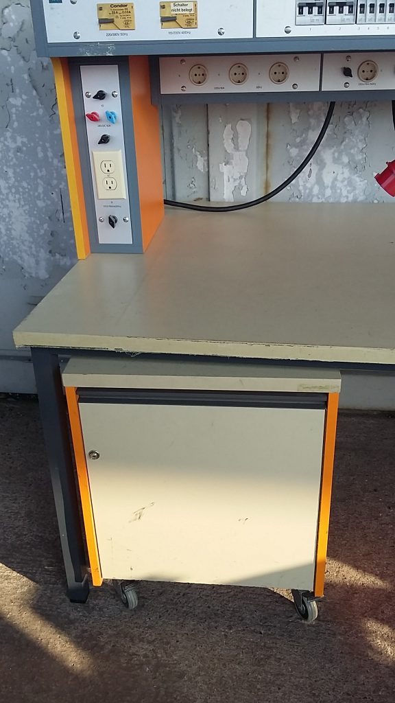Elektro- Prüfstand, Teststand 24/115/220/380V,=/50/400 hz Montagetisch ...